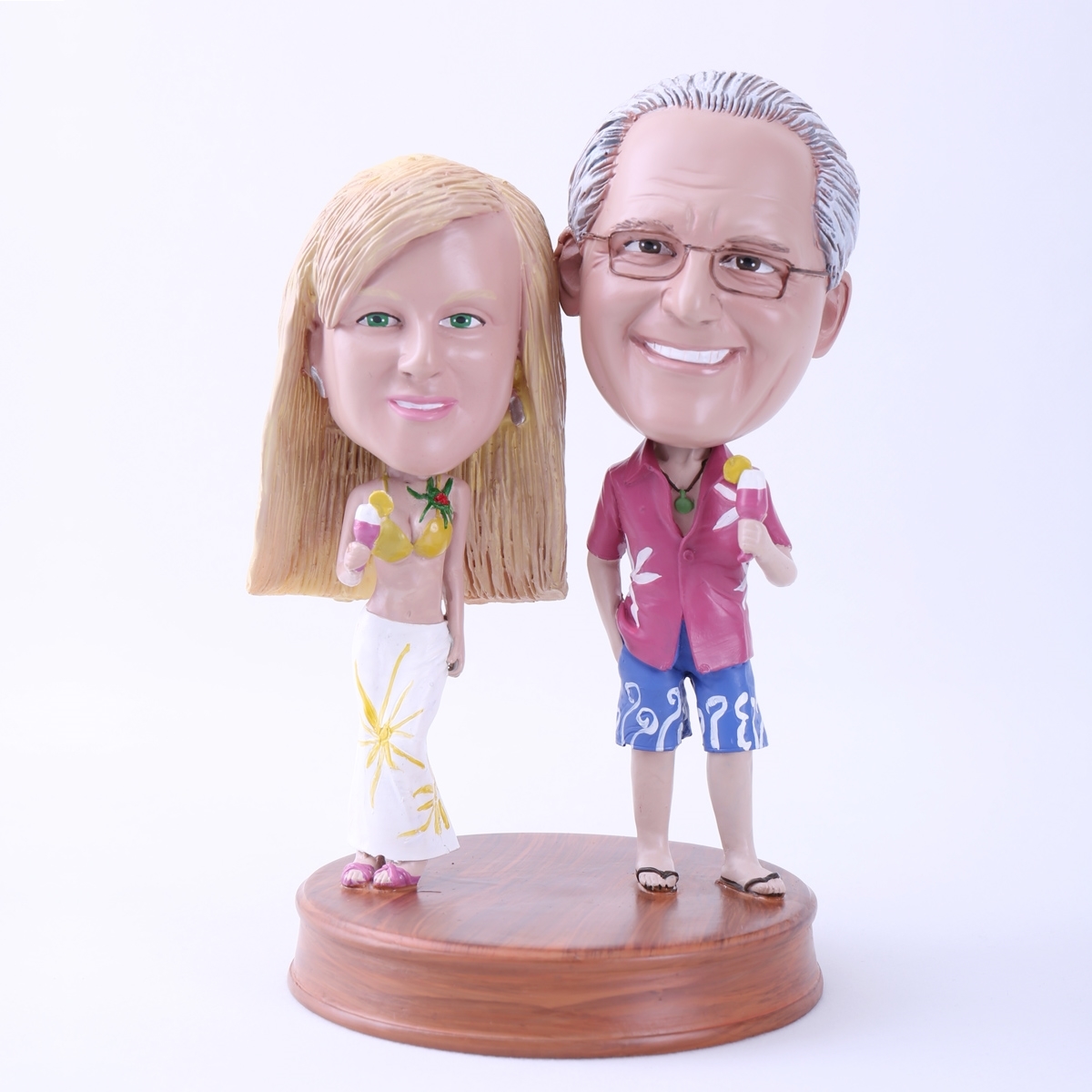 Custom Bobblehead Doll: Happy Couple on Summer Beach - Custom ...